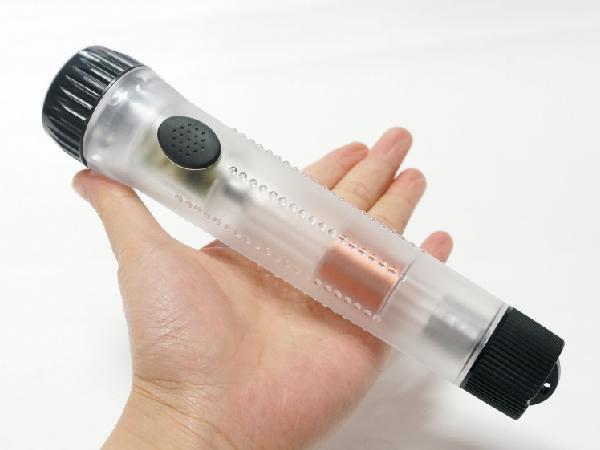 No Battery Hand Shaking Dynamo LED Flashlight Waterproof Outdoor Lighting