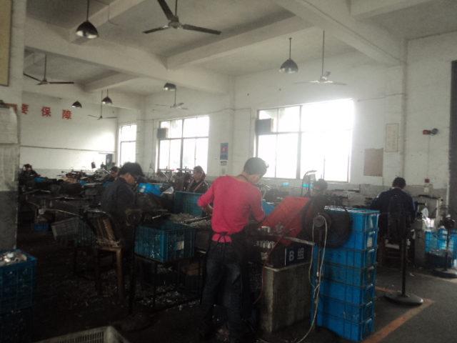 China STARLITE FLASHLIGHT LIMITED factory production line