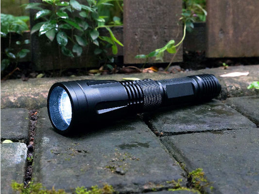 Wireless Charging 12 Volt Rechargeable Flashlight , Rechargeable Led Torch